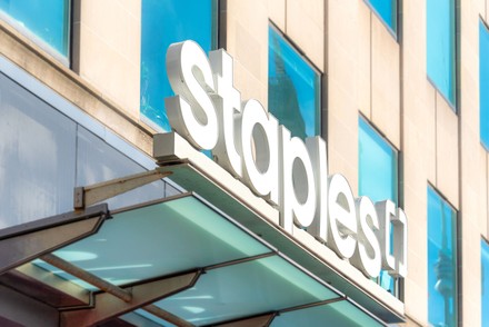 Staples Business Sign Entrance Store Downtown Editorial Stock Photo ...
