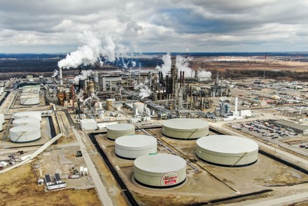 750 Crude oil refinery Stock Pictures, Editorial Images and Stock ...