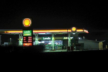 Shell Garage On A1 North Peterborough Editorial Stock Photo - Stock ...