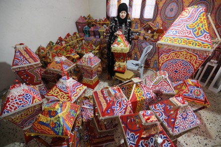 Palestinian Woman Reham Shurab Makes Traditional Editorial Stock Photo ...