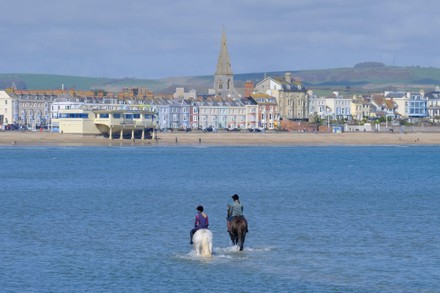 Seasonal weather, Weymouth, Dorset, UK - 17 Mar 2022 Stock Pictures ...