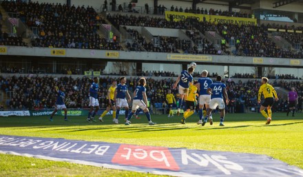 Luke Mcnally Oxford United Scores Celebrates Editorial Stock Photo ...