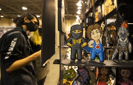 People Visit 2022 Toronto Comicon Toronto Editorial Stock Photo - Stock ...