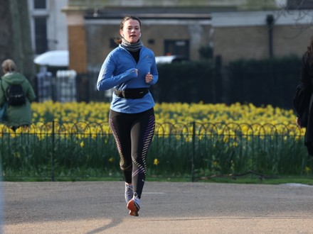 Warm Spring Weather, London, UK - 21 Mar 2022 Stock Pictures, Editorial ...