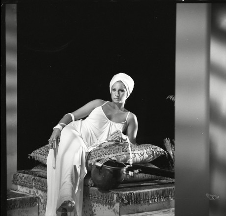 Child Pianist Dominic Savage Barbra Streisand Editorial Stock Photo ...