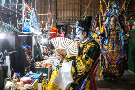 Chaozhou Opera Actors Have Rest Backstage Editorial Stock Photo - Stock ...