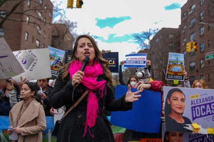 Us Rep Alexandria Ocasiocortez Campaigns Reelection Editorial Stock ...