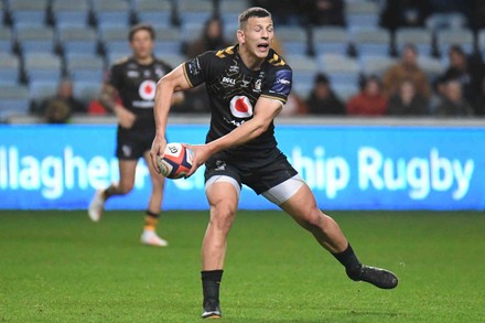 Wasps Centre Ryan Mills 12 Looks Editorial Stock Photo - Stock Image ...