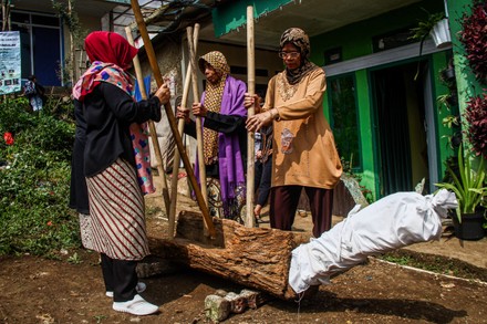 'Hajat Lembur' procession in gratitude to God in Lembang, Indonesia ...