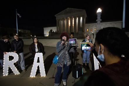 __COUNT__ imágenes de Equal Rights Amendment Protest At Supreme Court ...