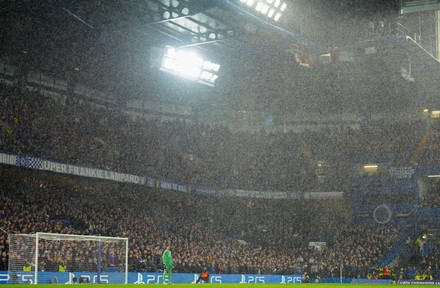 Real Madrid Goalkeeper Thibaut Courtois Stands Editorial Stock Photo ...