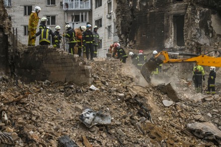 Ukrainian Rescuers Worked Clear Rubble After Editorial Stock Photo ...