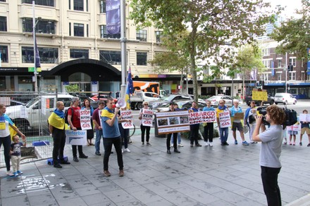 __COUNT__ imágenes de Flash Mob at German Consulate, Sydney, Australia ...
