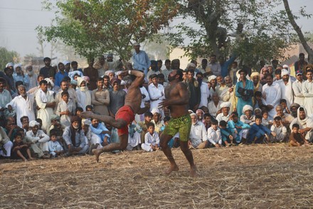 Pakistani Traditional Wrestlers Busy Free Wrestling Editorial Stock ...