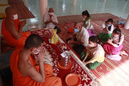 People Pray Buddhist Monks During Khmer Editorial Stock Photo - Stock ...