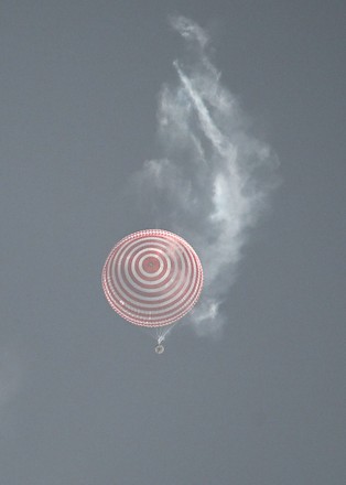 Return Capsule Shenzhou13 Manned Spaceship Lands Editorial Stock Photo ...