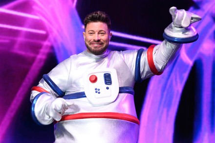 2,000 The masked singer live Stock Pictures, Editorial Images and Stock ...