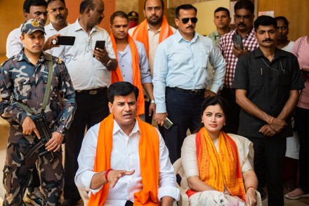 Press Conference Of MLA Ravi Rana And Wife Navneet Rana, Mumbai ...