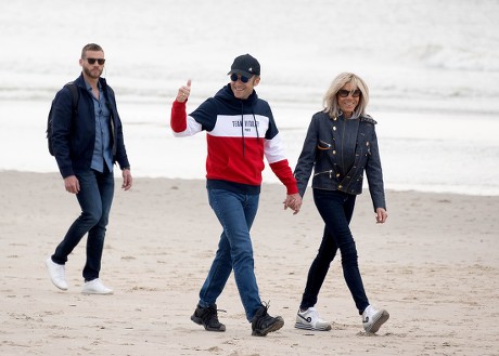 __COUNT__ imágenes de Emmanuel Macron and Brigitte Macron walking on ...