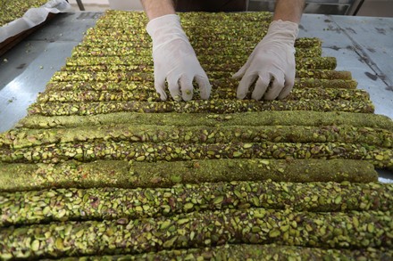 Palestinians Prepare Sweet Known Arabic Halkoum Editorial Stock Photo ...