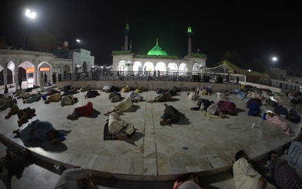 Pakistani Passengers Homeless People Sleeping Courtyard Editorial Stock ...