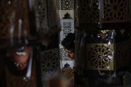 Yemeni Works On Decorated Arabic Tables Editorial Stock Photo - Stock ...