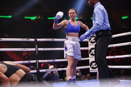 Skye Nicolson vs Shanecqua Paisley Davis, Madison Square Garden, New ...