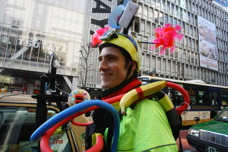 __COUNT__ imágenes de Joseph Tame Who is Streaming the Tokyo Marathon ...