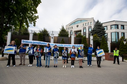 __COUNT__ imágenes de Moldovan journalists protest on World Press ...