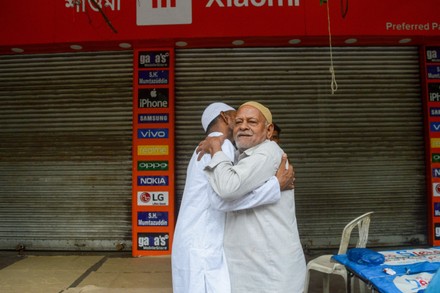 95 Hugging building Stock Pictures, Editorial Images and Stock Photos ...