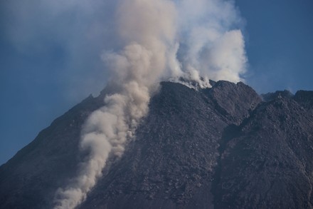 Mount Merapi Volcanic Mountain Spews Volcanic Editorial Stock Photo ...