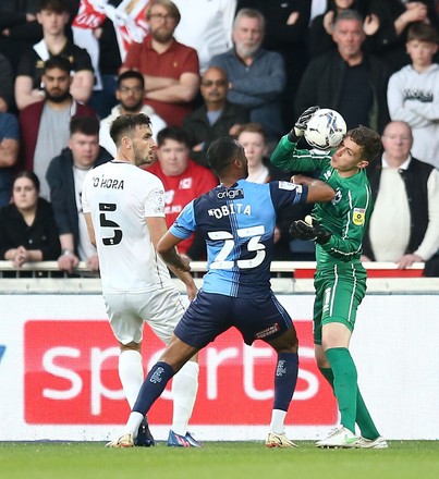Jamie Cumming Milton Keynes Dons Gathers Editorial Stock Photo - Stock ...