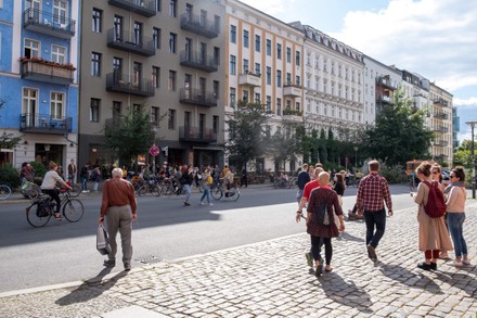 Visitors Locals Enjoy Pleasant Summer Weather Editorial Stock Photo ...