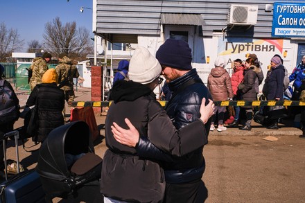 Couple Says Goodbye Border Crossing Men Editorial Stock Photo - Stock ...