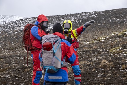 Members Rescue Team Deployed Geldingadalur Valley Editorial Stock Photo ...