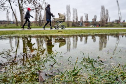 Damp Cold Rainy Weather Berlins Mauerpark Editorial Stock Photo - Stock ...