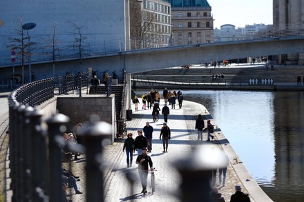 Many People Berlin Use Public Holiday Editorial Stock Photo - Stock ...