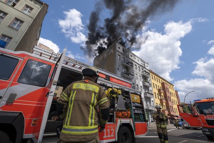250 Roof truss fire Stock Pictures, Editorial Images and Stock Photos ...