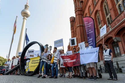 1 Berlin transparency act Stock Pictures, Editorial Images and Stock ...