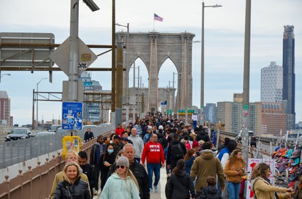 500 Crowded bridge Stock Pictures, Editorial Images and Stock Photos ...