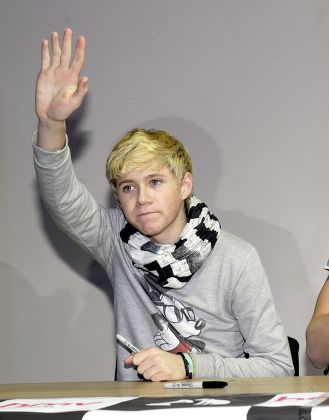 __COUNT__ One Direction book signing, Manchester, Britain - 07 Mar 2011 ...