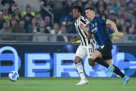 Ivan Perisic Fc Internazionale Juan Cuadrado Editorial Stock Photo ...
