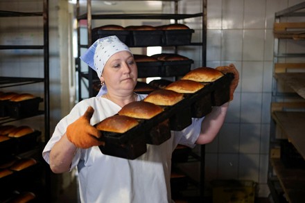 __COUNT__ imágenes de Baking Bread for Armed Forces of Ukraine soldiers ...