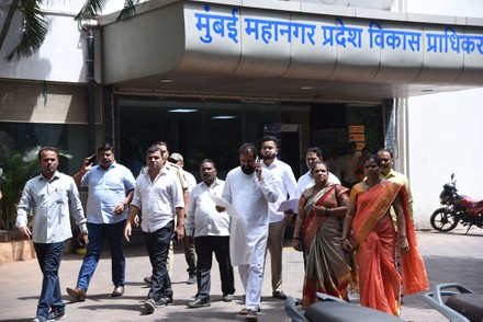 Shiv Sena MLA Dilip Lande Protests At MMRDA Office, Mumbai, Maharashtra ...