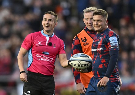 Luke Pearce Referee Callum Sheedy Bristol Redaktionelles Stockfoto ...