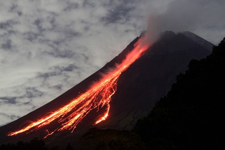2,000 Mount merapi eruption Stock Pictures, Editorial Images and Stock ...
