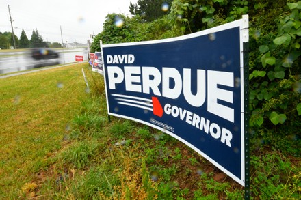 58 David perdue sign Stock Pictures, Editorial Images and Stock Photos ...
