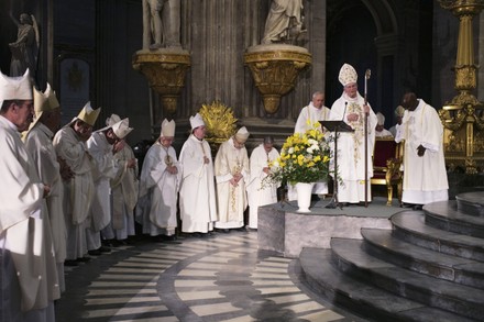 New Archbishop Paris Laurent Ulrich Celebrates Editorial Stock Photo ...
