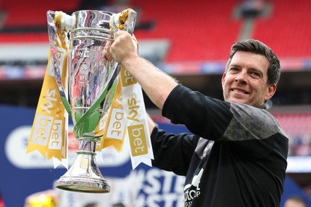 Darrell Clarke Manager Port Vale Celebrates Editorial Stock Photo ...