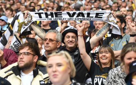 Port Vale Fans Celebrates Editorial Stock Photo - Stock Image ...
